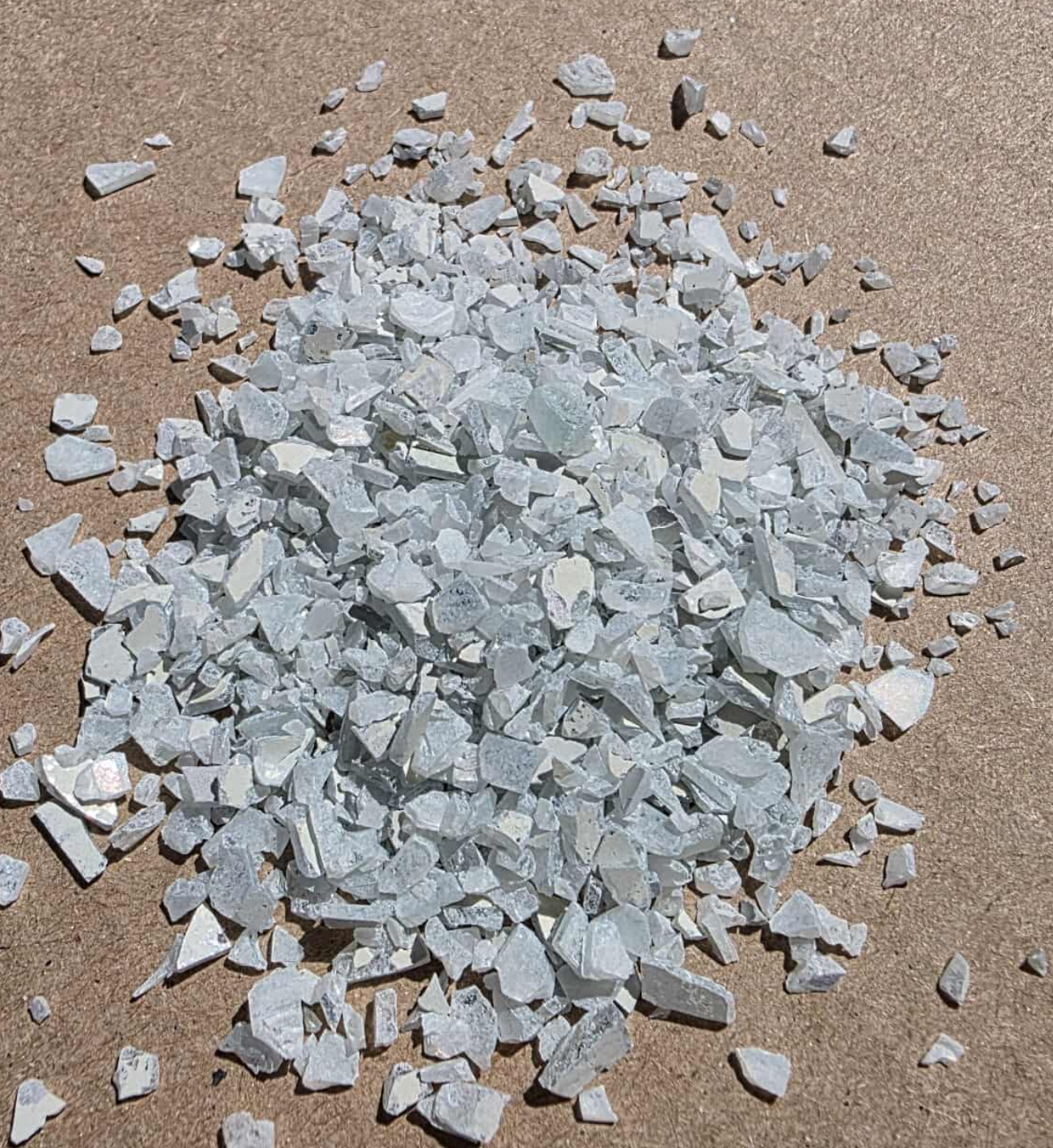 White Crushed Stained Glass 16 oz. – Erie Crushed Glass & Resin Art Kits